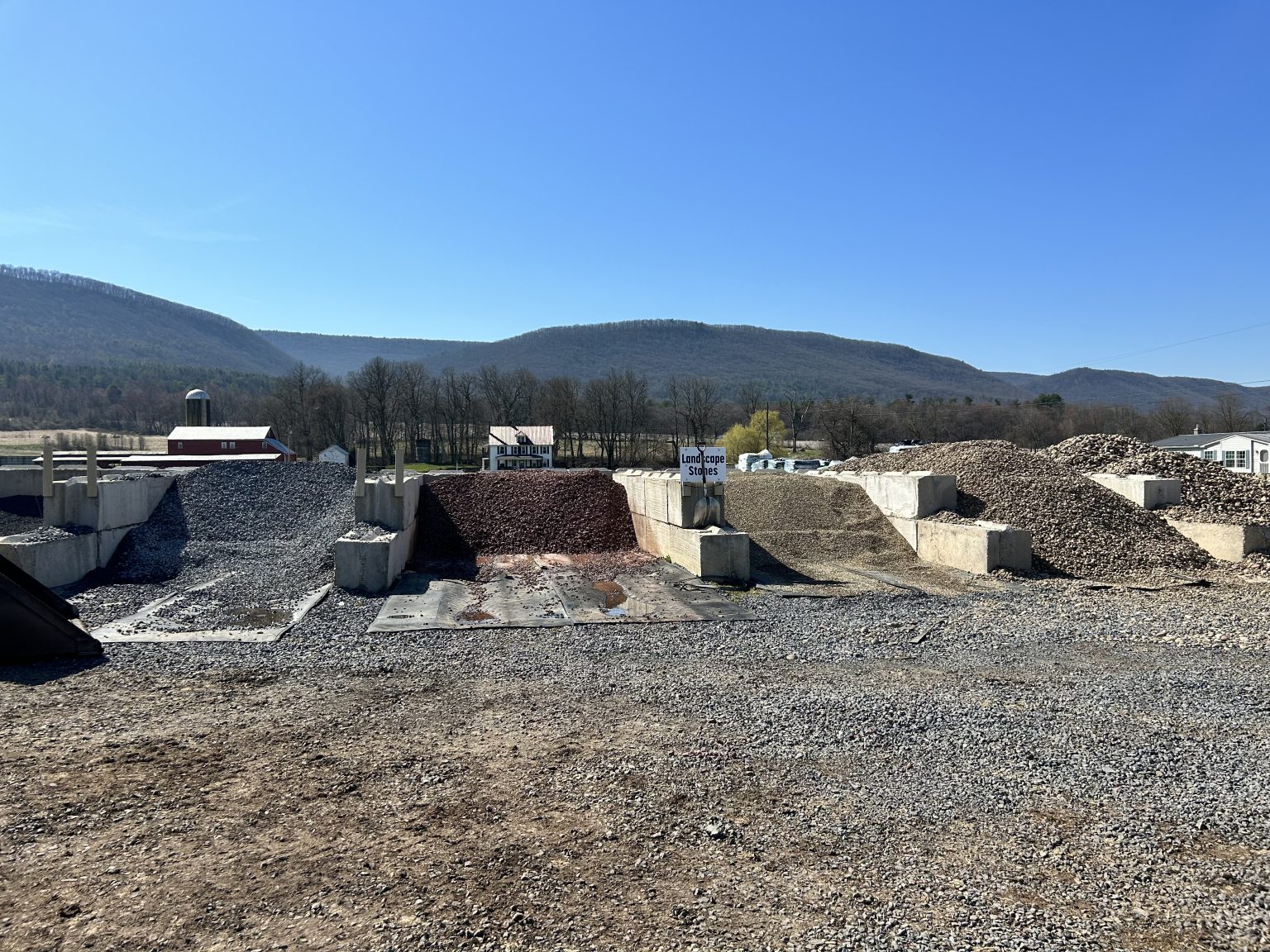 Mulch and Landscape - Mackeyville Greenhouse & Marketplace