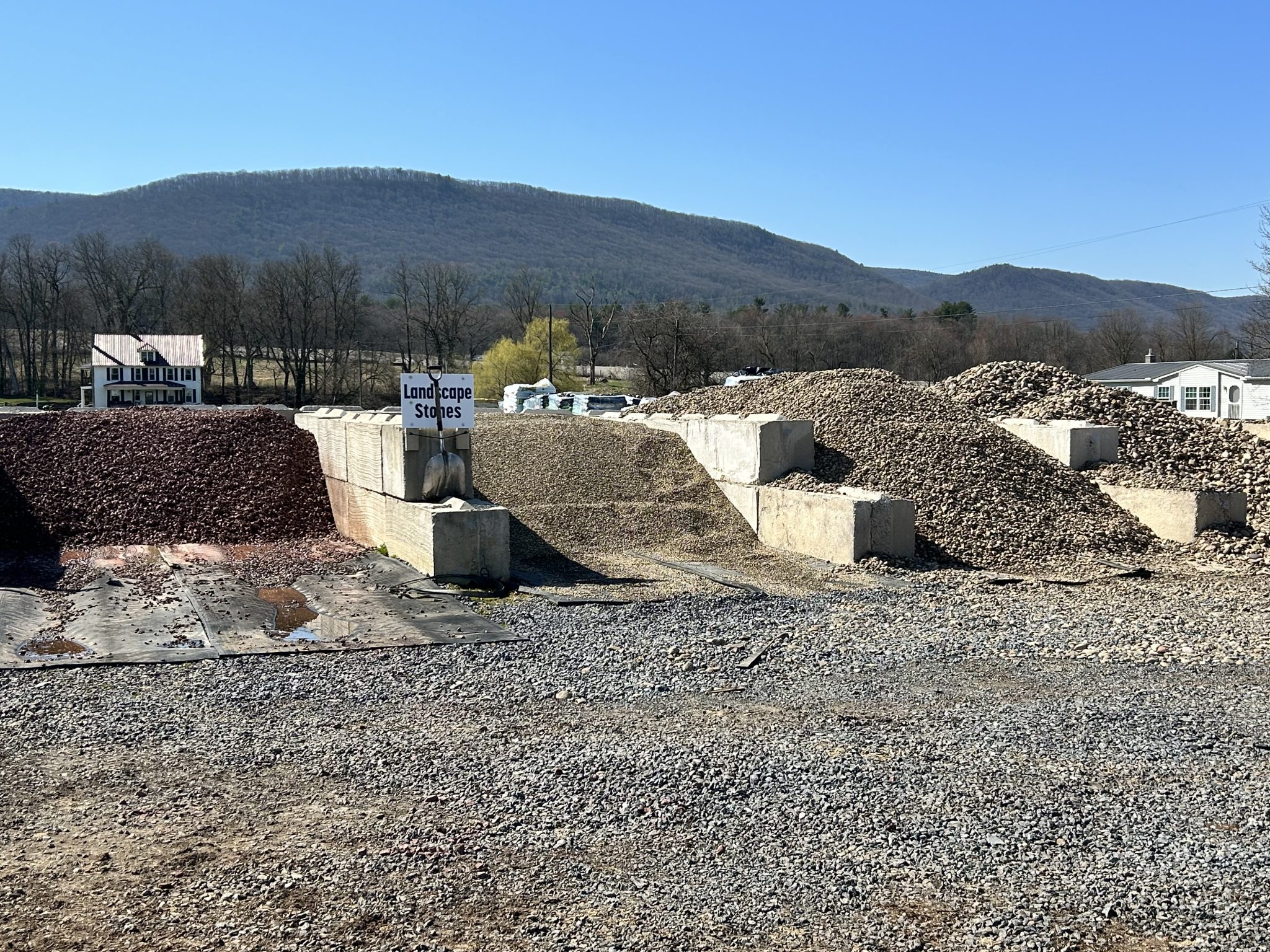 Mulch and Landscape - Mackeyville Greenhouse & Marketplace